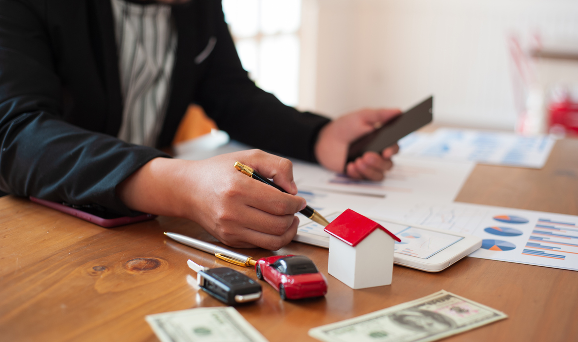 The difference between APY and interest, and how it impacts your savings